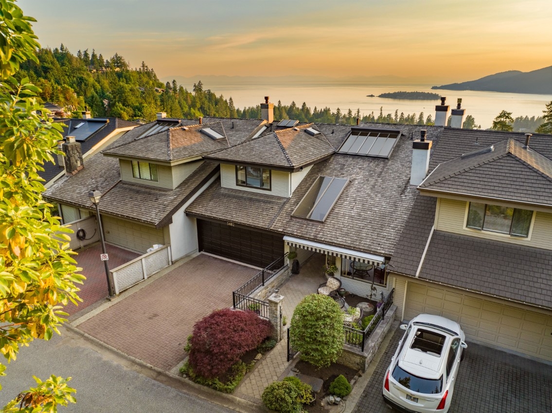 Upper Caulfeild Row House (Non-Strata) for sale: 3 bedroom