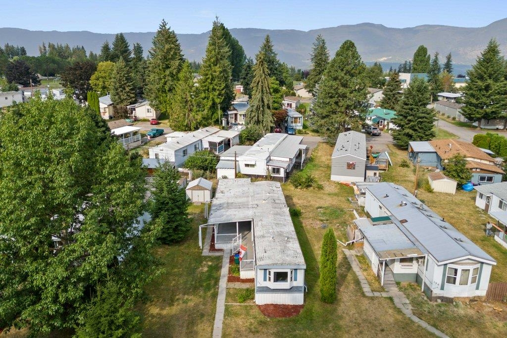 Salmon Arm Manufactured Home in Mobile Home Park for sale: Evergreen ...