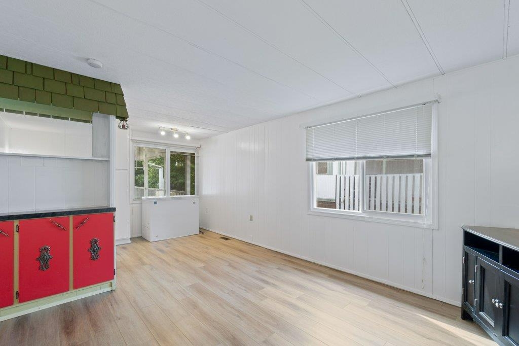 Salmon Arm Manufactured Home in Mobile Home Park for sale: Evergreen ...