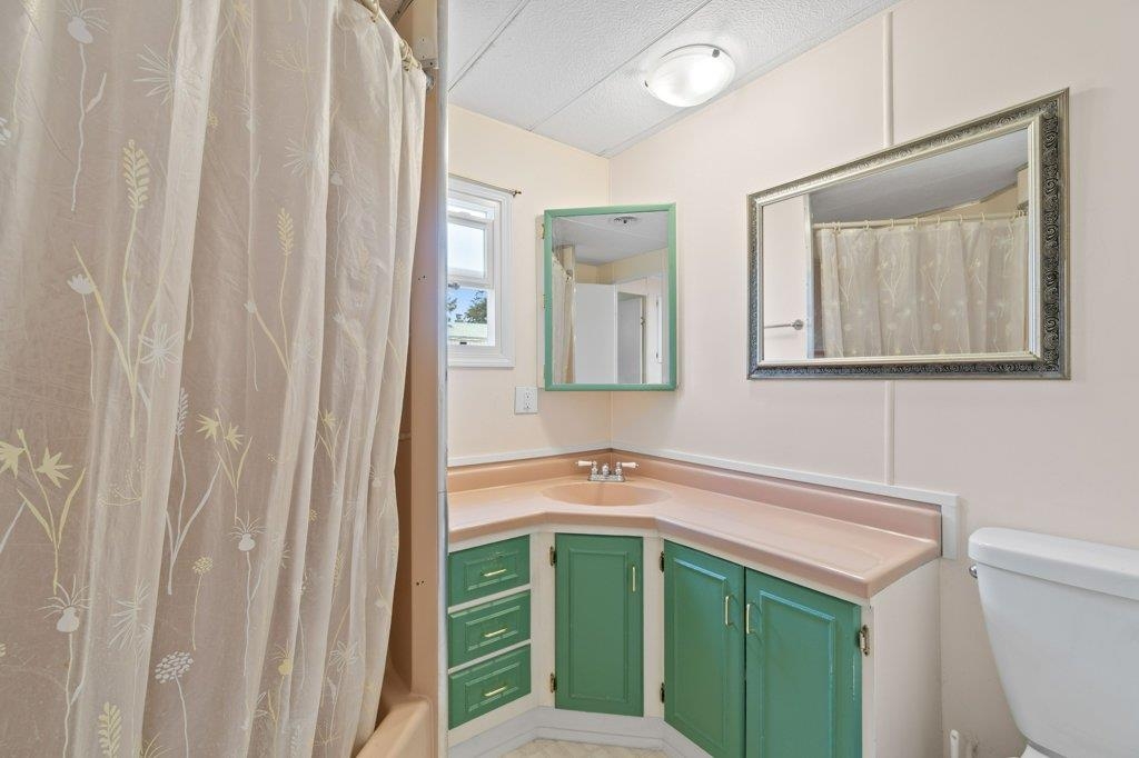 Salmon Arm Manufactured Home in Mobile Home Park for sale: Evergreen ...