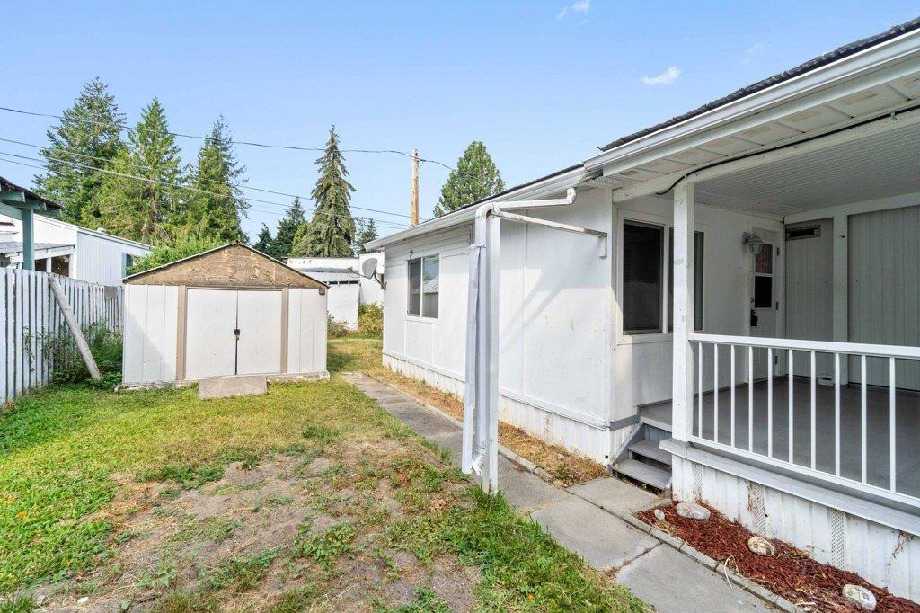 Salmon Arm Manufactured Home in Mobile Home Park for sale: Evergreen ...